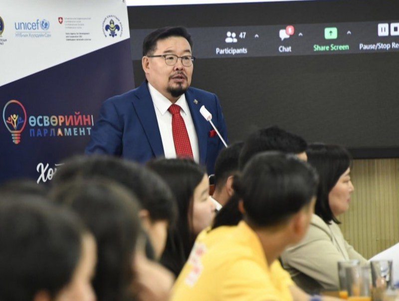 УИХ ын дарга Г Занданшатар “Үндсэн хууль Үнэт зүйл” сэдвээр хичээл заалаа